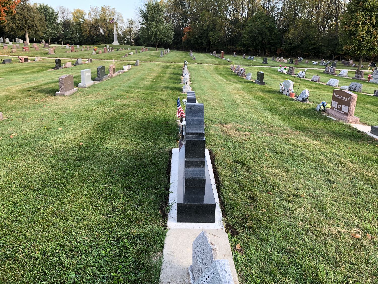 liningpic - Decorah Memorial