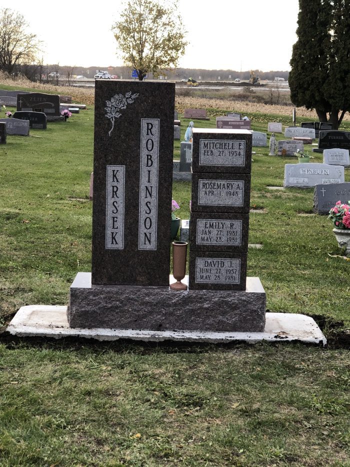 Krsek, Robinson, Mitchell, Rosemary, Emily, David - Decorah Memorial